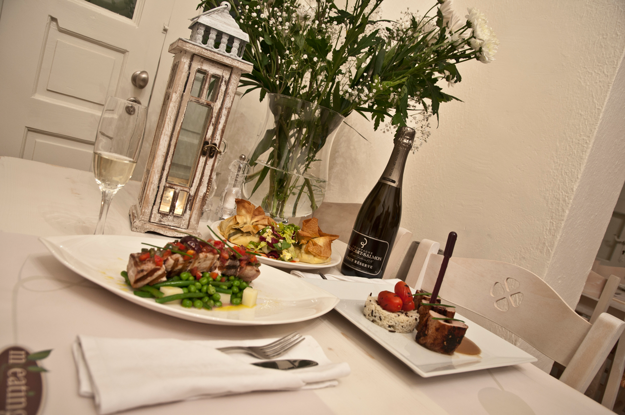 GALLERY - M-eating.gr - Restaurant in Mykonos with Mediterranean and ...